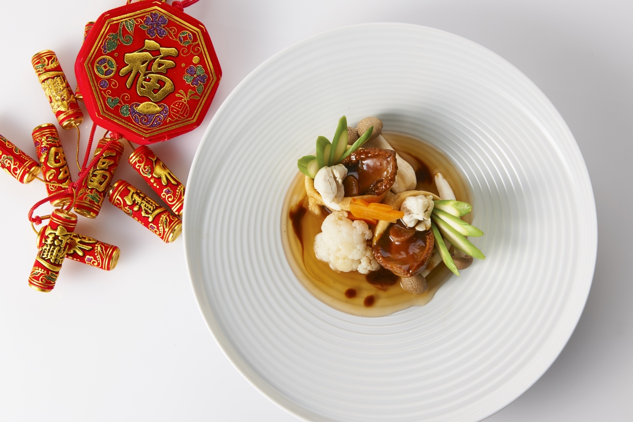 China Blue - Conrad Tokyo - TableCheck