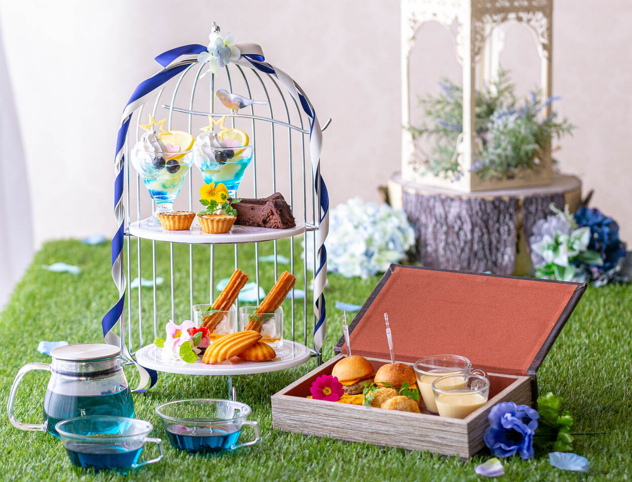 Sanrio Characters Garden Cafe - TableCheck